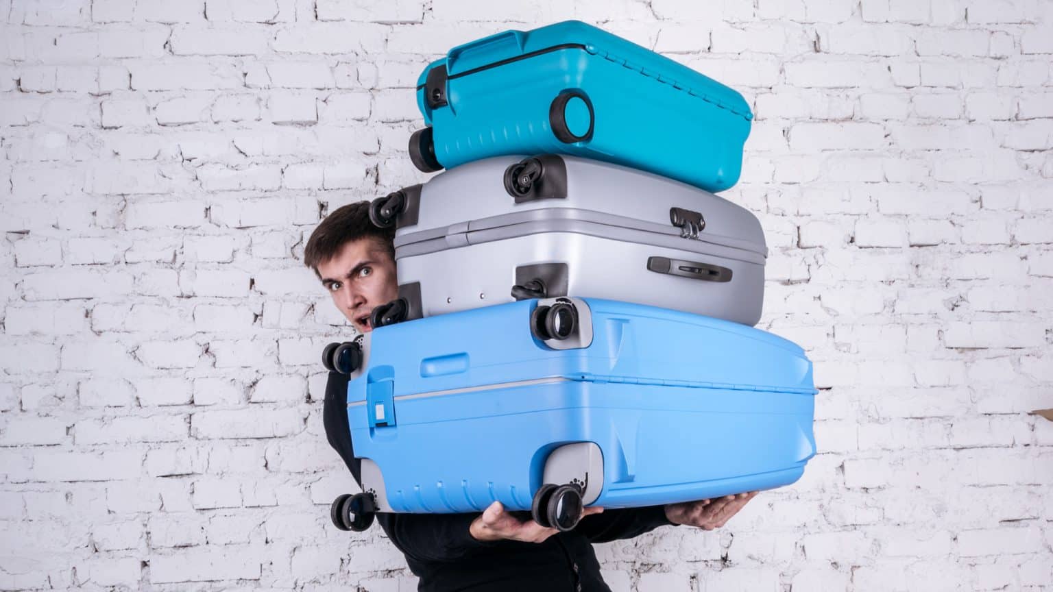 13 Annoying Travel Habits That Secretly Make Everyone Hate You