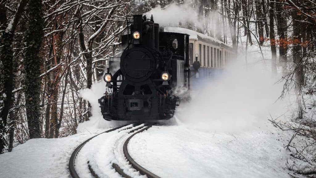 11 Snowy Train Rides That Prove Winter Might Just Be The Most Beautiful ...