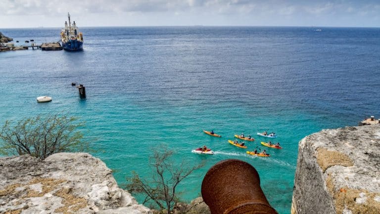 14 Colorful And Unexpected Things That Show Why Curacao Is So Hard To ...